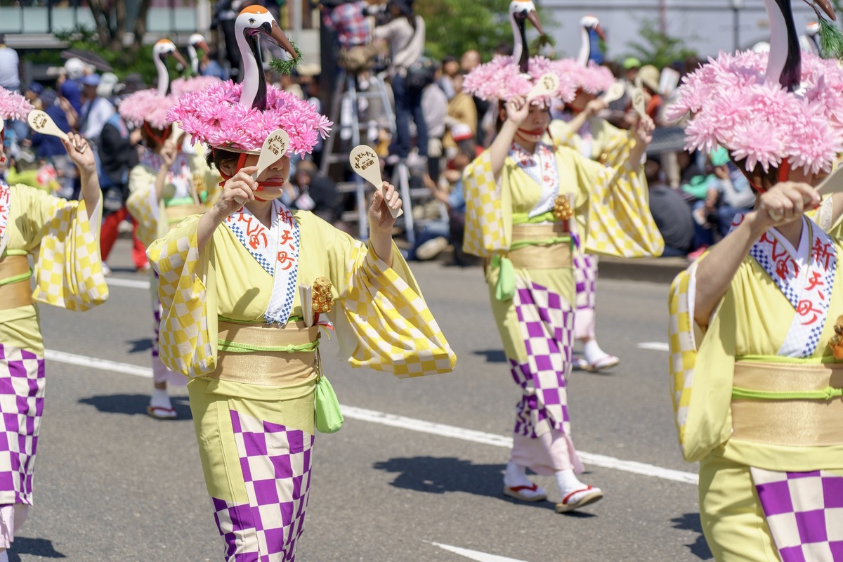 第63回福岡市民の祭り「博多どんたく港まつり」 圧巻のパレードをベストスポットで 博多どんたくに5年ぶり観光桟敷席 福岡県福岡市